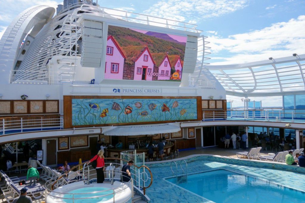 Tour of the Crown Princess - Roadtrips & Rollercoasters