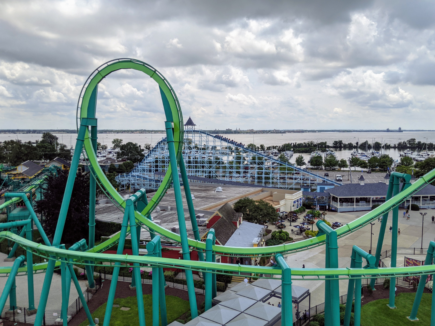 Cedar Point Review - Roadtrips & Rollercoasters