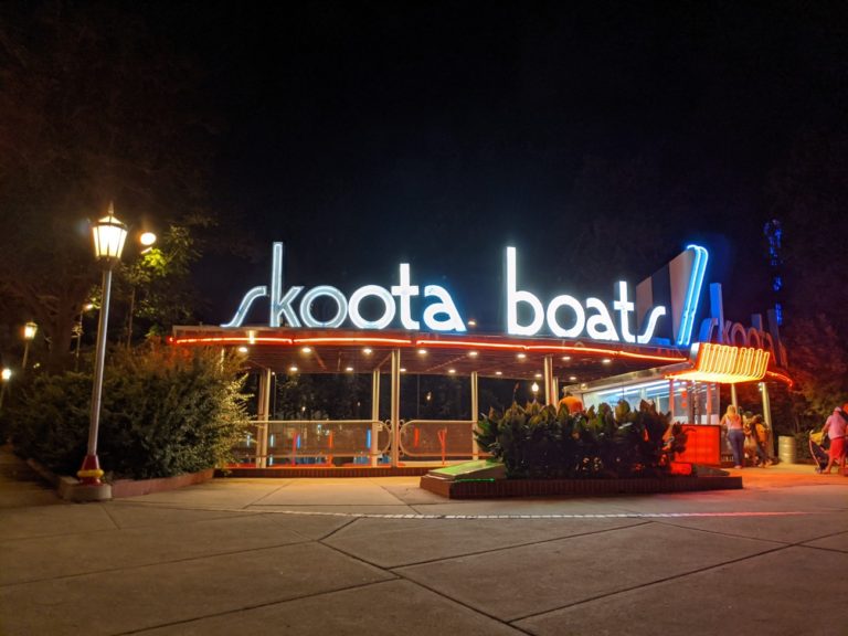 Lakeside Amusement Park - Roadtrips & Rollercoasters