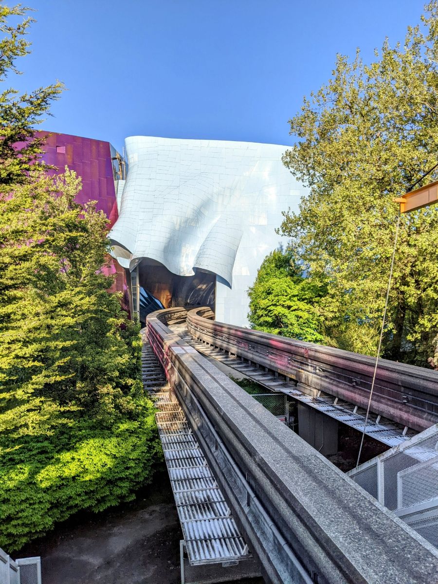 Seattle Center Monorail - Roadtrips & Rollercoasters