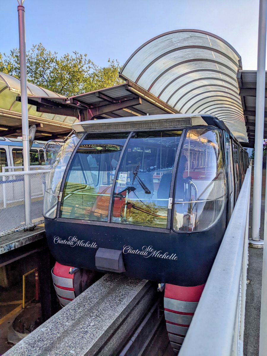 Seattle Center Monorail - Roadtrips & Rollercoasters